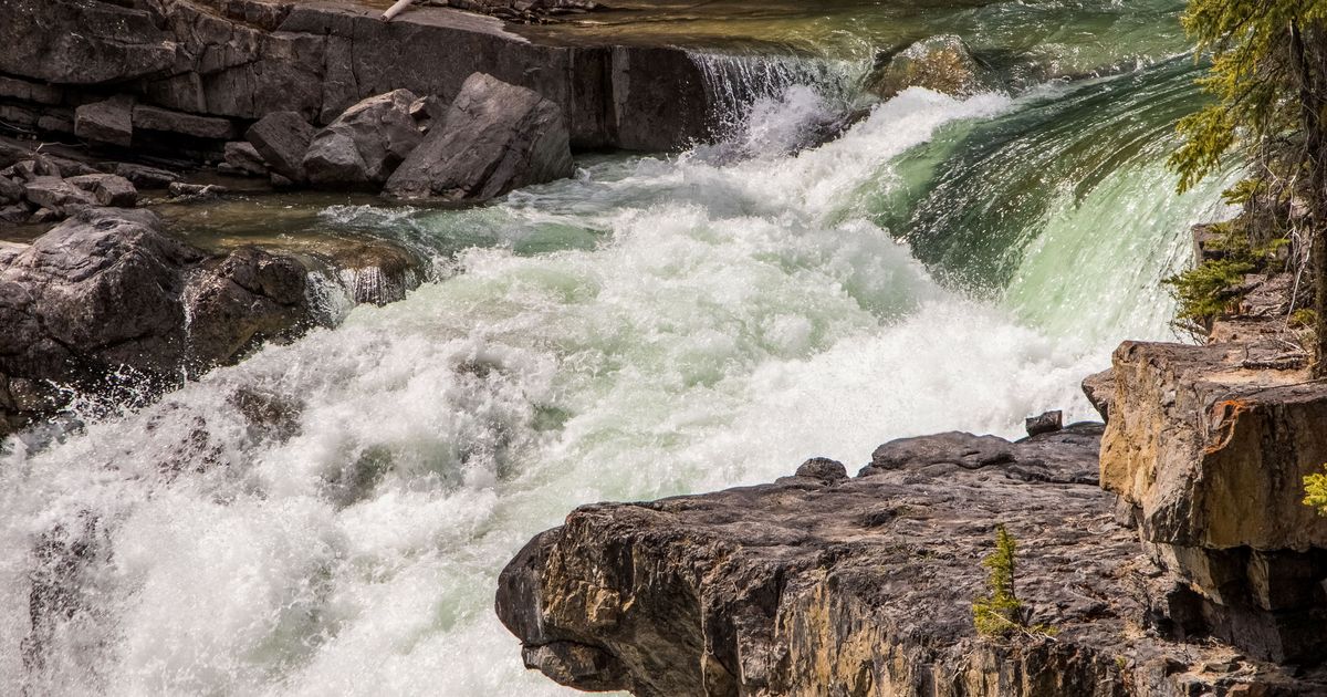 Snake Indian Falls - Backpacking Jasper’s North Boundary