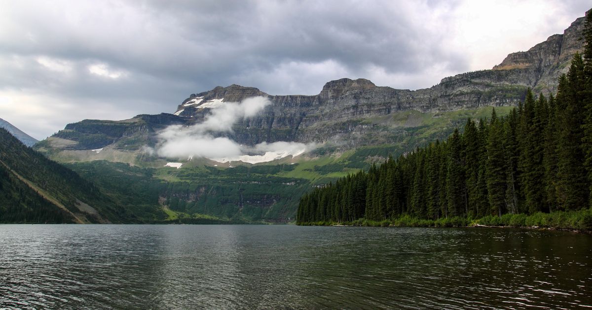 Akamina Lake Hike - A Quick Viewpoint Stroll in Waterton