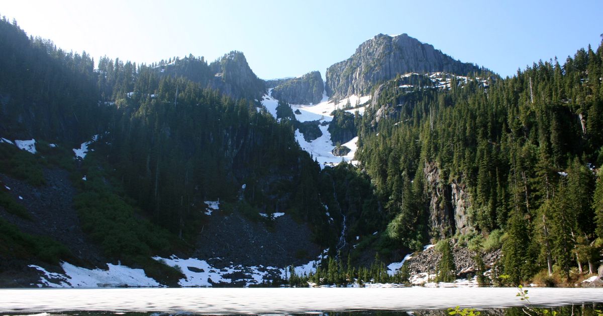 Beth Lake | A Serene Woodland Lake Near Squamish, BC | 10Adventures