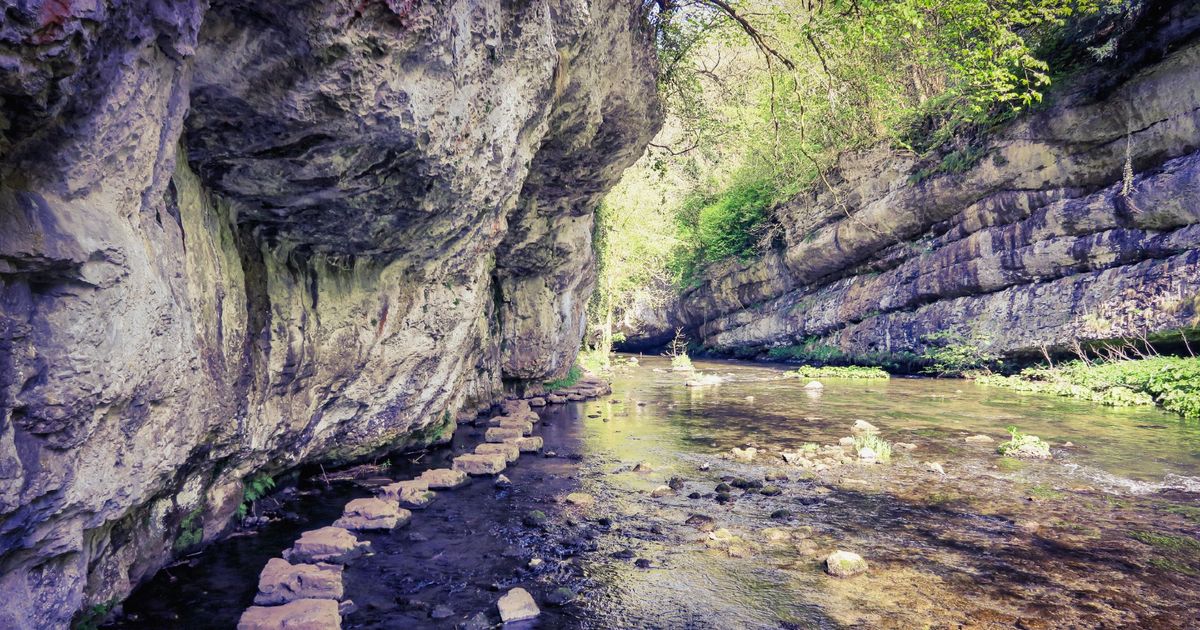 Chee Dale Walk - Scenic Countryside Walking in Derbyshire
