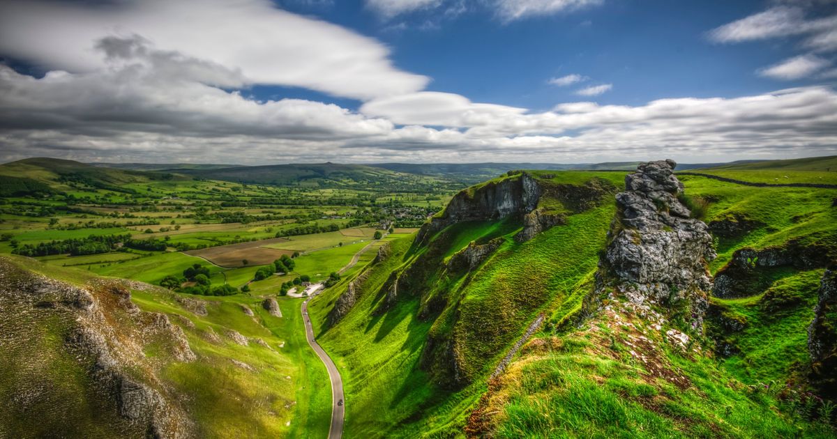 Winnats Pass and Cave Dale Circular | Charming Valley Views