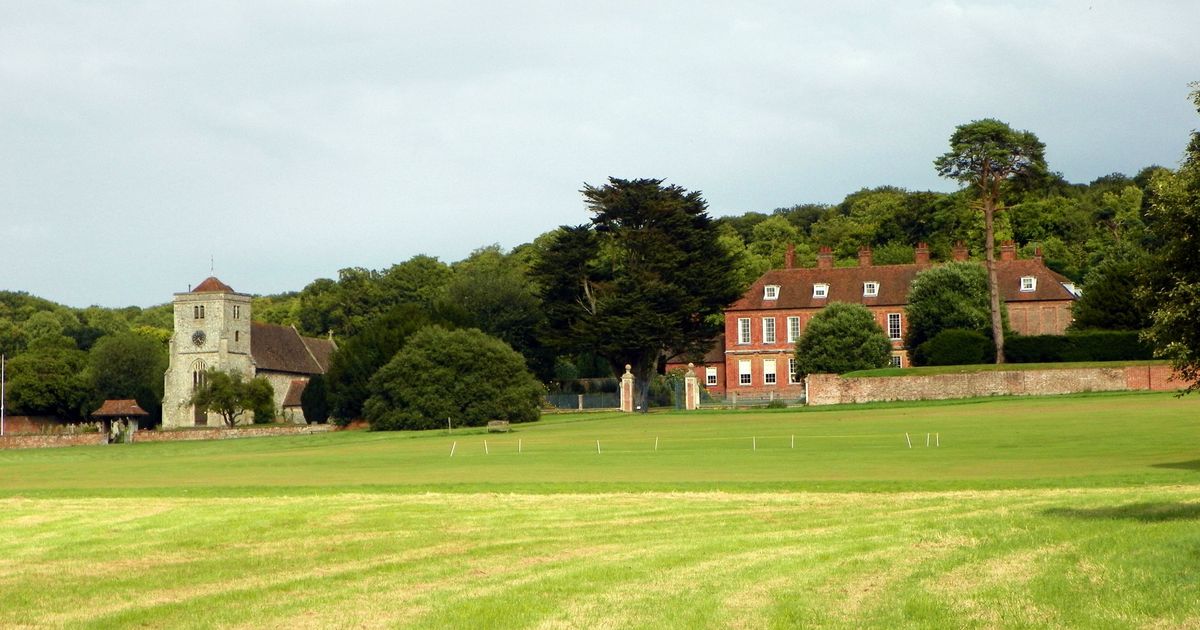 West Wycombe, Saunderton and Bradenham Circular Walk - UK