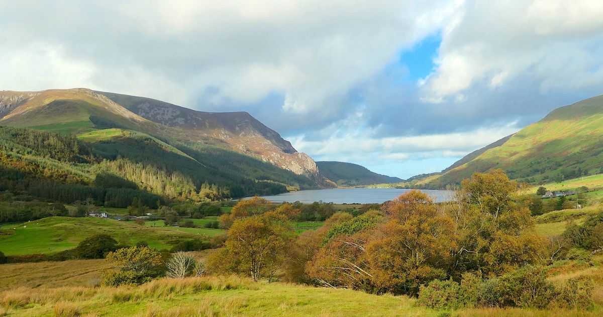 Mynydd Mawr from Rhyd Ddu Route Guide