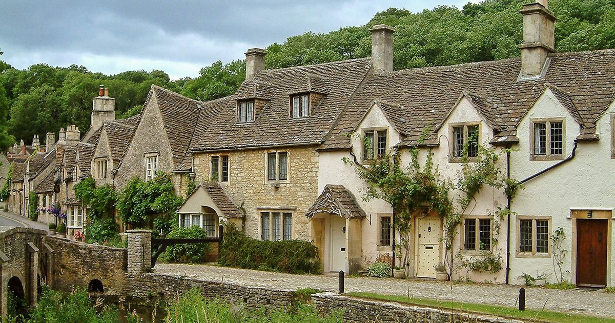 Castle Combe and Nettleton Mill Circular Walk - Cotswolds UK