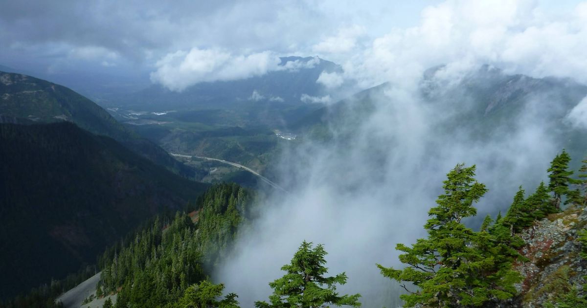 McClellan Butte Trail - A Hard Hike with a Scramble