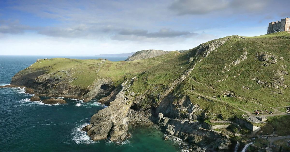 Tintagel Castle, Trethevy, and Rocky Valley Walk | Cornwall