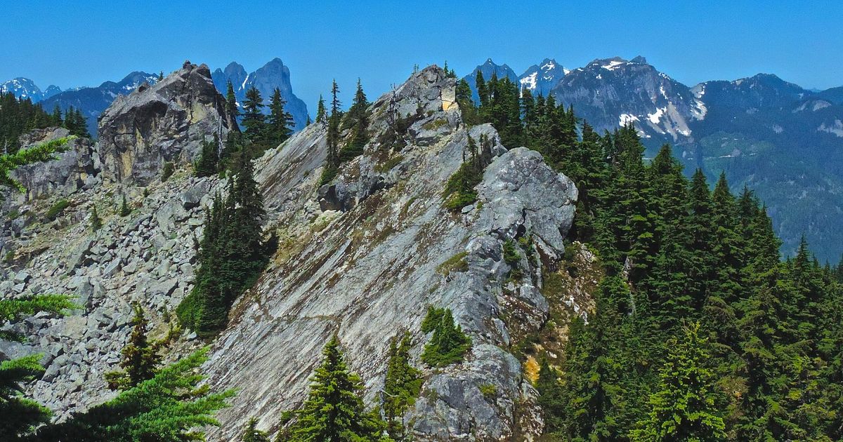 Hiking to the Summit of Beckler Peak