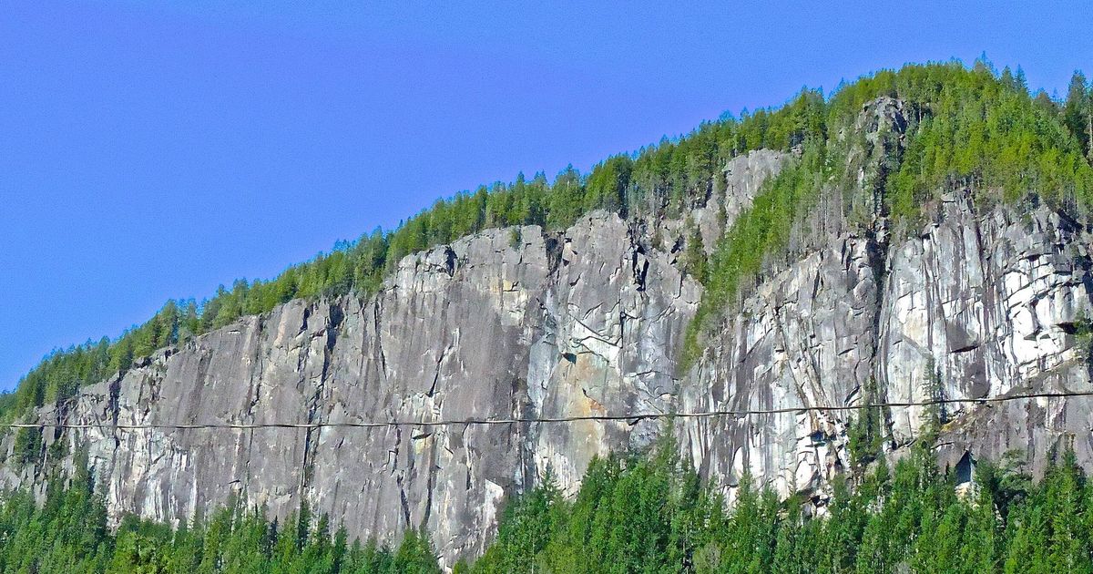 Index Town Wall Trail |Hiking in Mount Baker-Snoqualmie