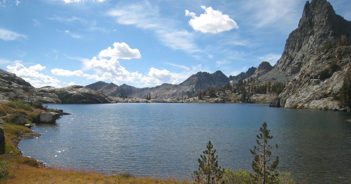 A Guide To Stunning Minaret Lake Trail - 10Adventures