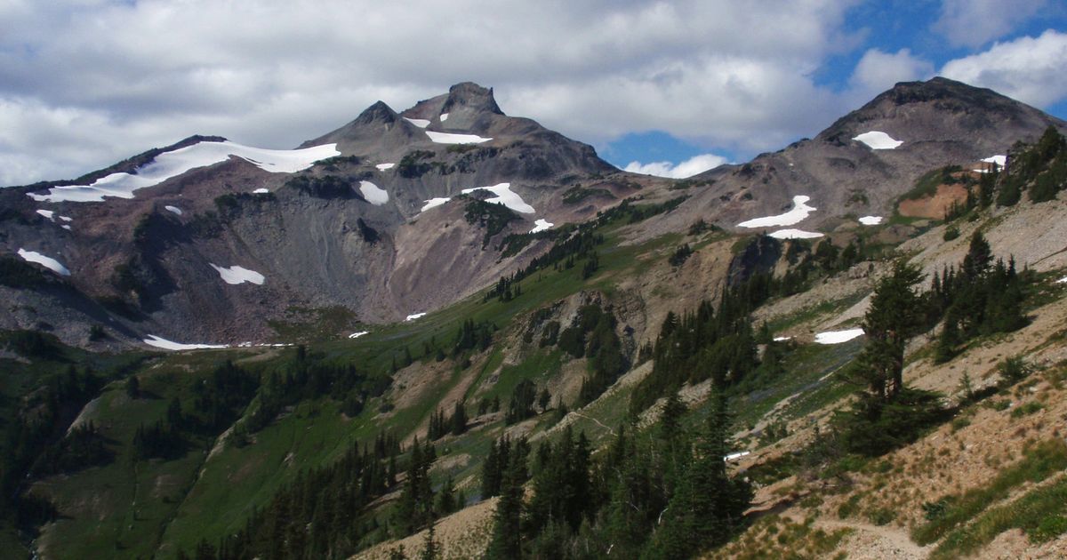 Hiking or Backpacking the 12.4-Mile Cispus Pass Loop