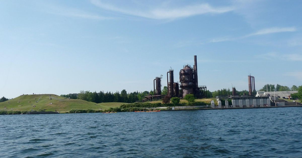 Walking the Lake Union Loop in Seattle, Washington