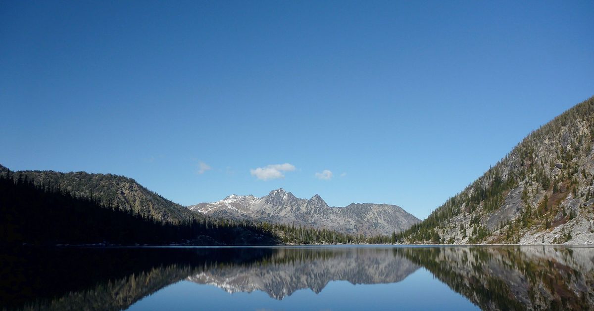 Lake Stuart and Colchuck Lake - Alpine Lakes Wilderness