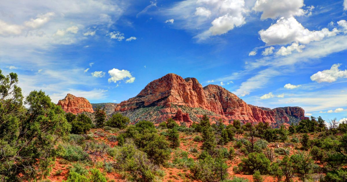Hiking to Bell Rock Trailhead via Little Horse Trailhead