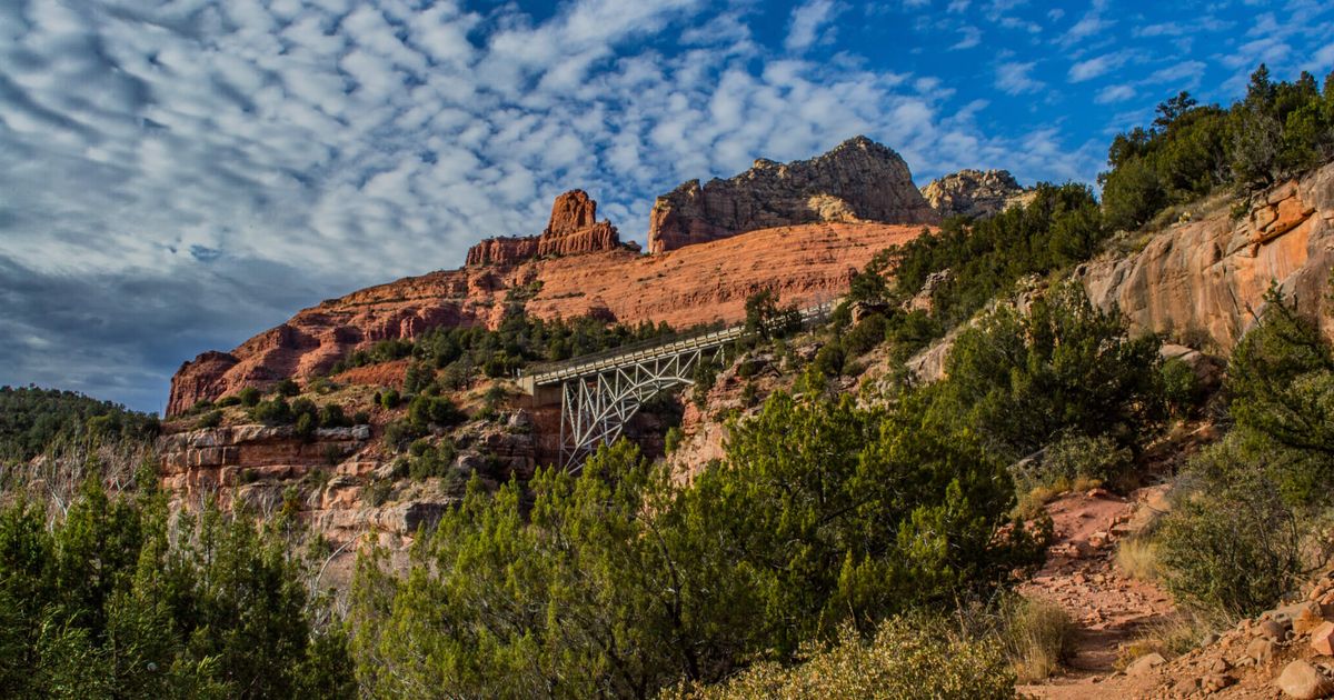 Hiking the Huckaby Trail - Exploring near Oak Creek, Arizona