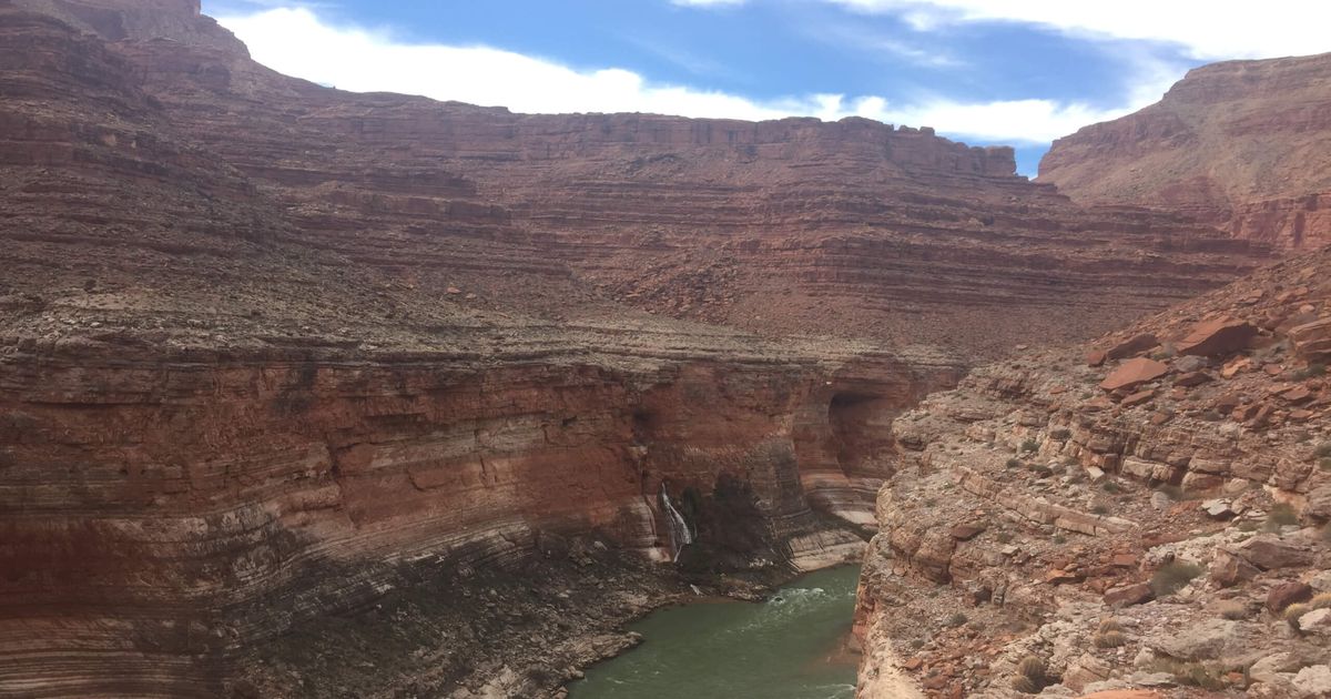 Hike to the Gorgeous Vaseys Paradise via South Canyon Trail