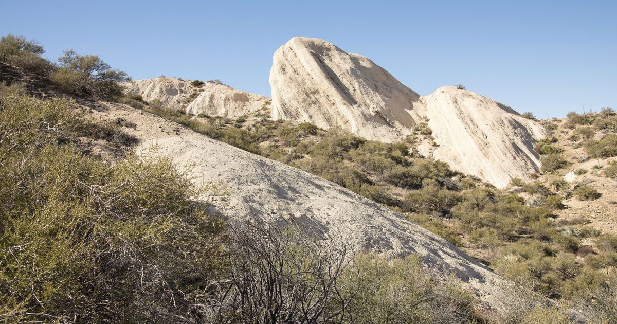 Mormon Rocks Interpretive Trail | Family-Friendly Hiking