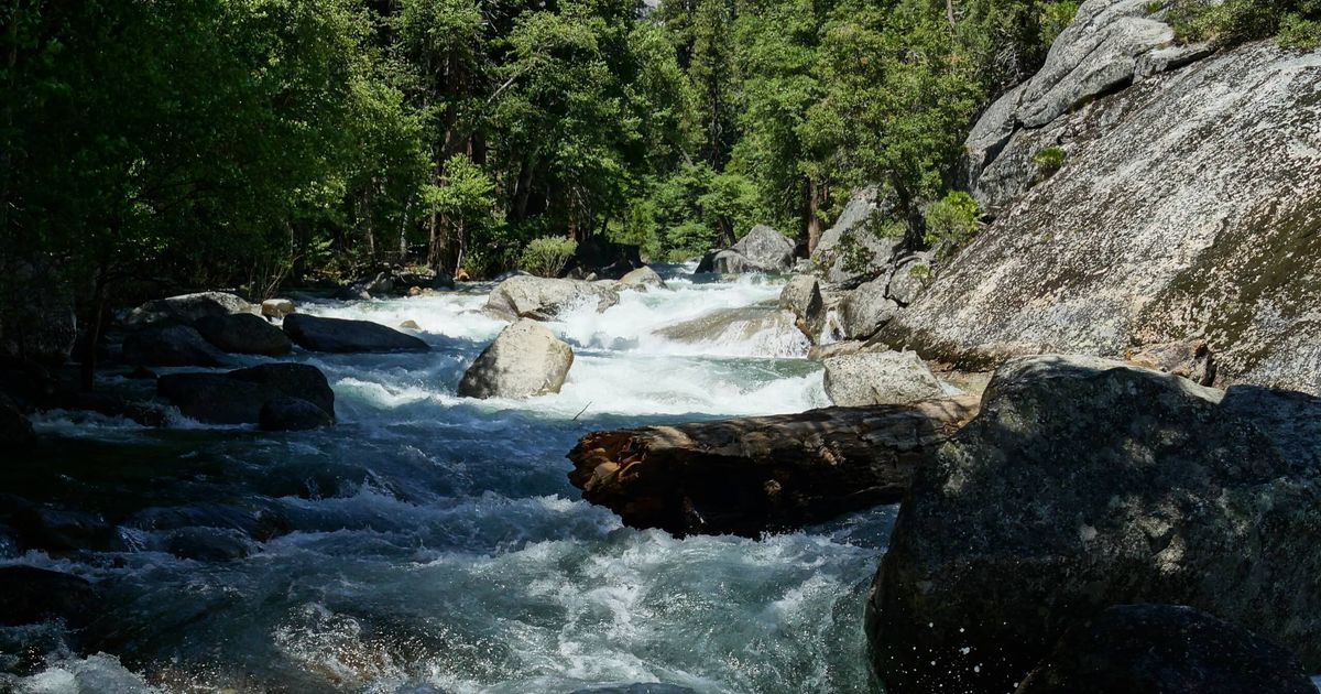 A Guide to the Mist Falls Hike | Trail Report and GPS