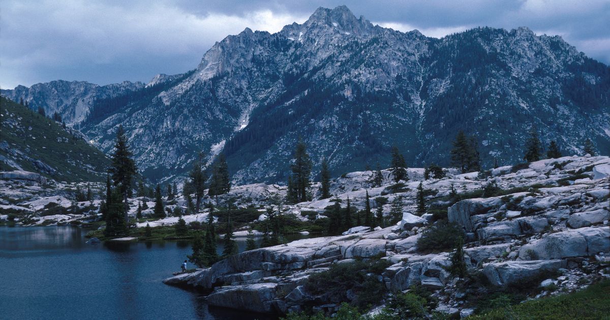 Boulder Lakes Hike | Explore the Trinity Alps Wilderness | 10Adventures