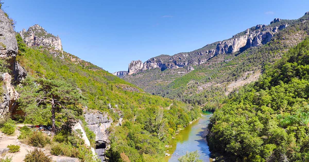 Guided Rock Climbing Tour in the Gorges du Tarn | 10Adventures Tours