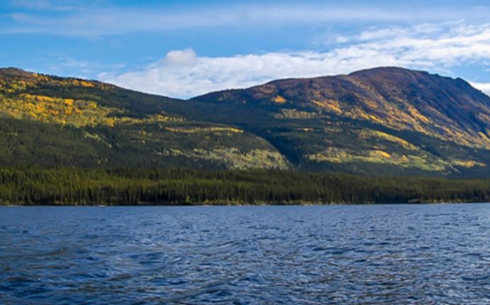 Big Salmon River Canoe Tour (Yukon, Canada) | 10Adventures