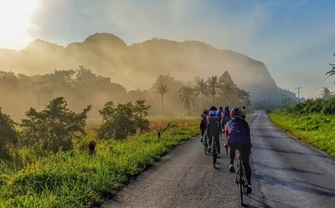 15-Day Trans-Borneo Road Bike Tour (Borneo, Malaysia) | 10Adventures