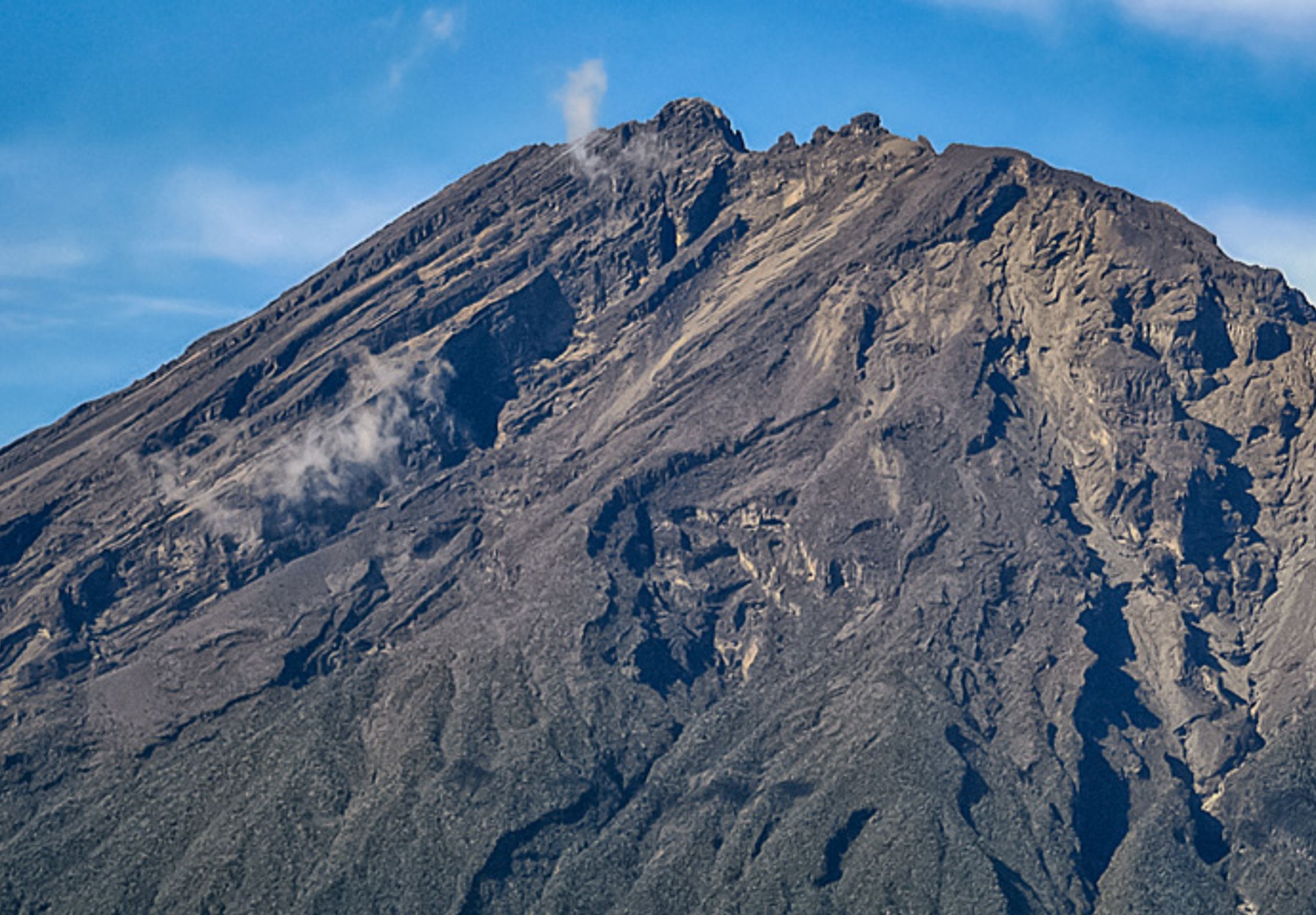 Mount Meru Tanzania Guided 4-Day Trek - 10Adventures