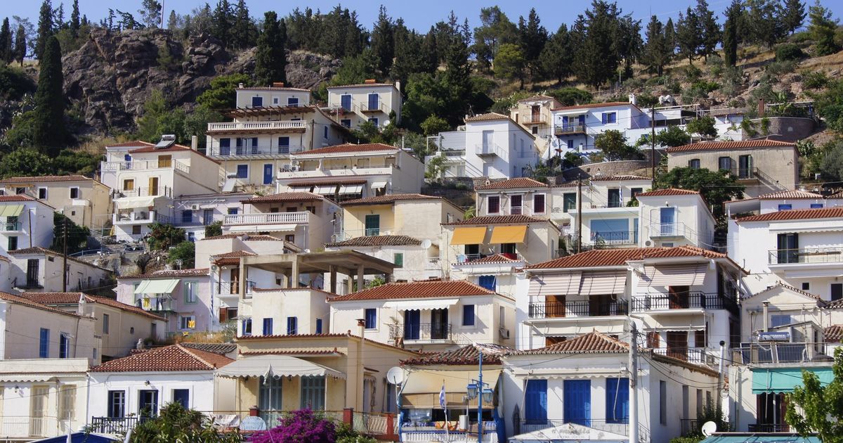 Poros and Hydra Walking Tour – Greece