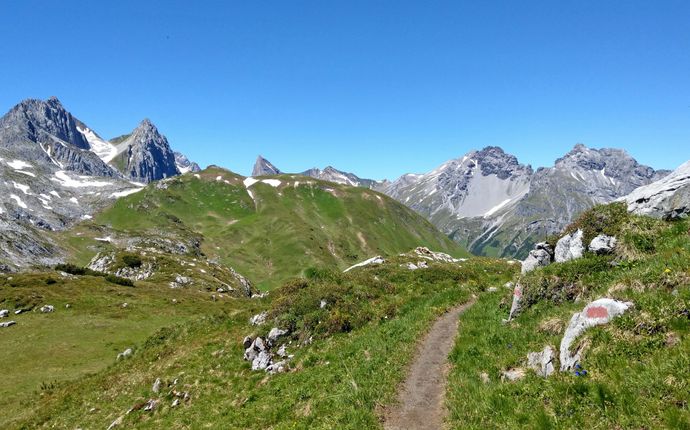 E5: Oberstdorf to Meran Trekking Tour | 10Adventures