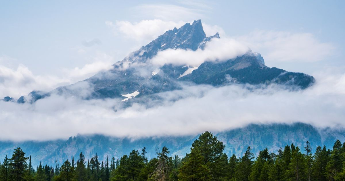 4-Day Yellowstone Sky Rim Backpacking Tour